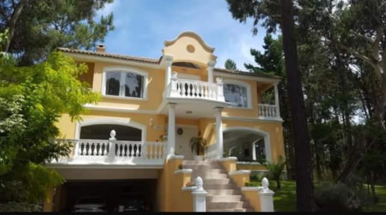 Casa Cariló 10 personas cerca del centro y playa | Alquileres en carilo ...